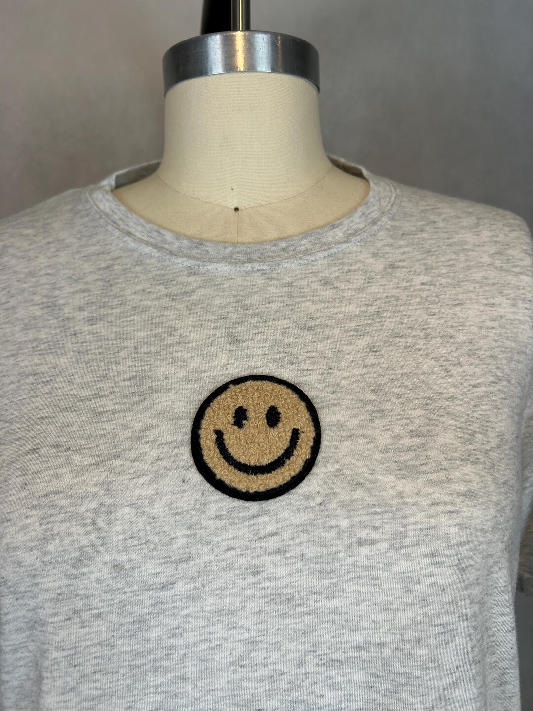 Pre Owned Iconic Smiley Face Heather Grey Oversize T Shirt - Gotta Have ...