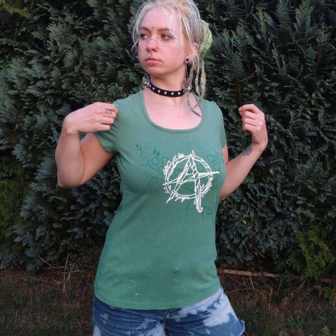 Upcycling T-shirt Anarchy & Eye - Etsy