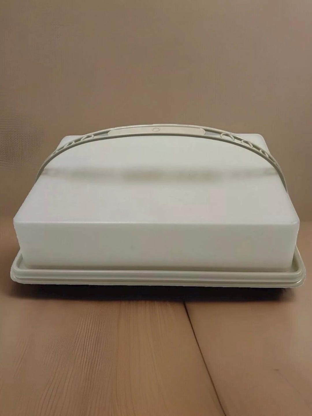 Tupperware Cake Carrier With Lid , Handle 9x13 Almond, Vintage ...