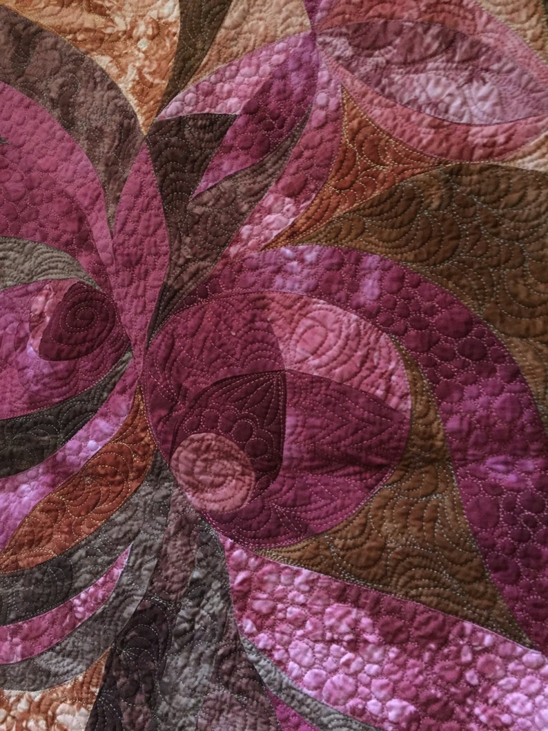 Abstract Floral Curve-pieced Quilt - Etsy