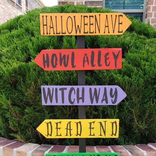Halloween Directional Wood Sign/ Halloween Decor/ Halloween - Etsy