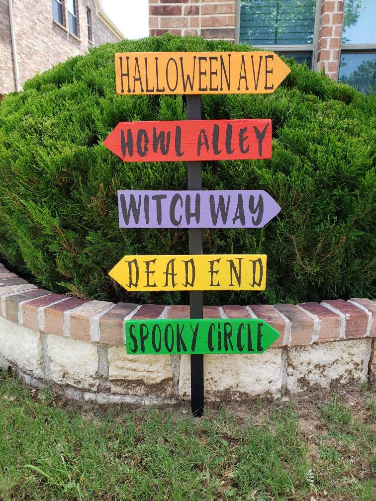 Halloween Directional Wood Sign/ Halloween Decor/ Halloween | Etsy