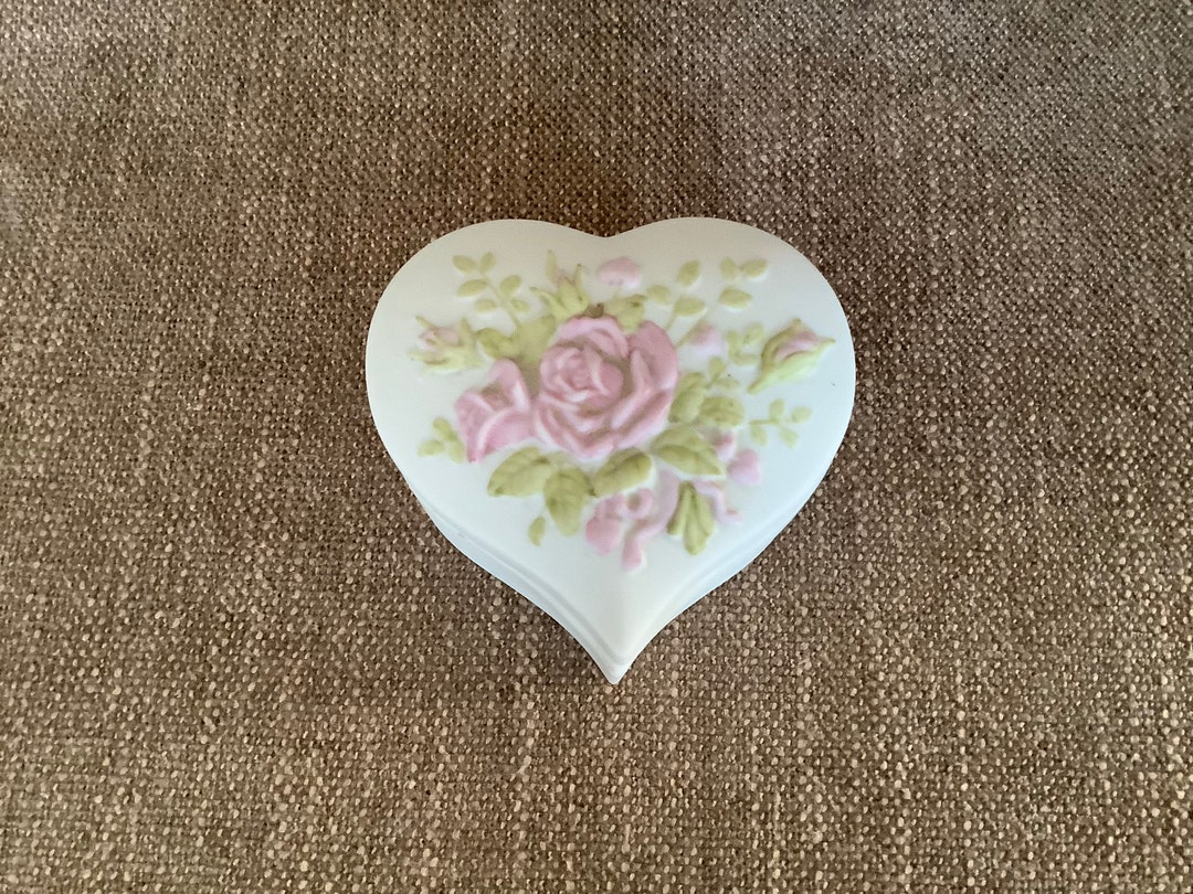 Porcelain Heart Trinket Box, Vintage Pink Roses, Designer’s Collection ...