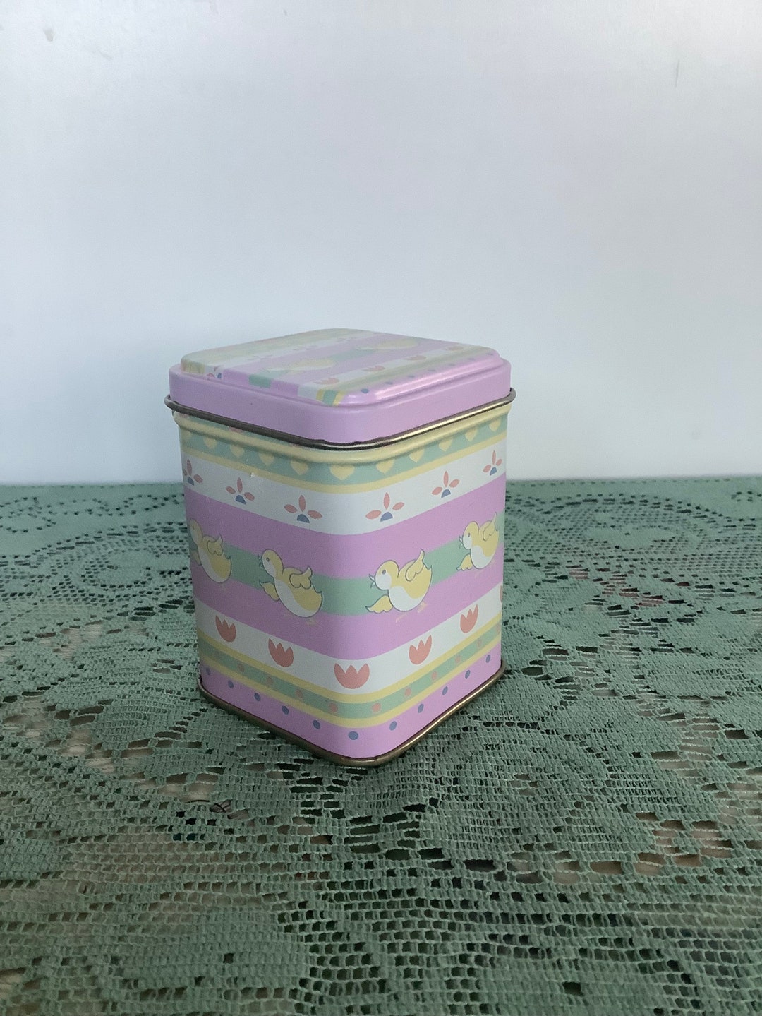 Small, Vintage Easter Tin, Enamel Tin, Yellow Chicks, Cottage Charm - Etsy