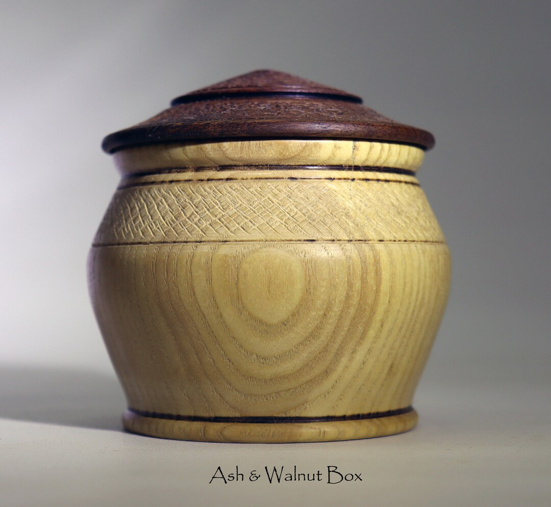 Black Walnut and Ash Box - Etsy