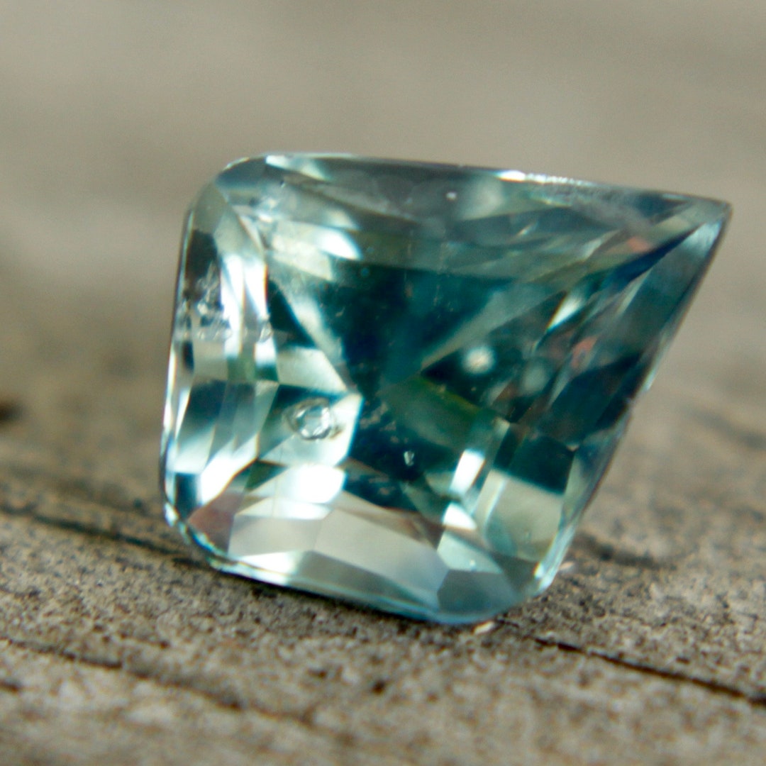 Natural Blue Green Sapphire | Freeform Cut | 7.70x6.4.21 Mm | 1.12 ...