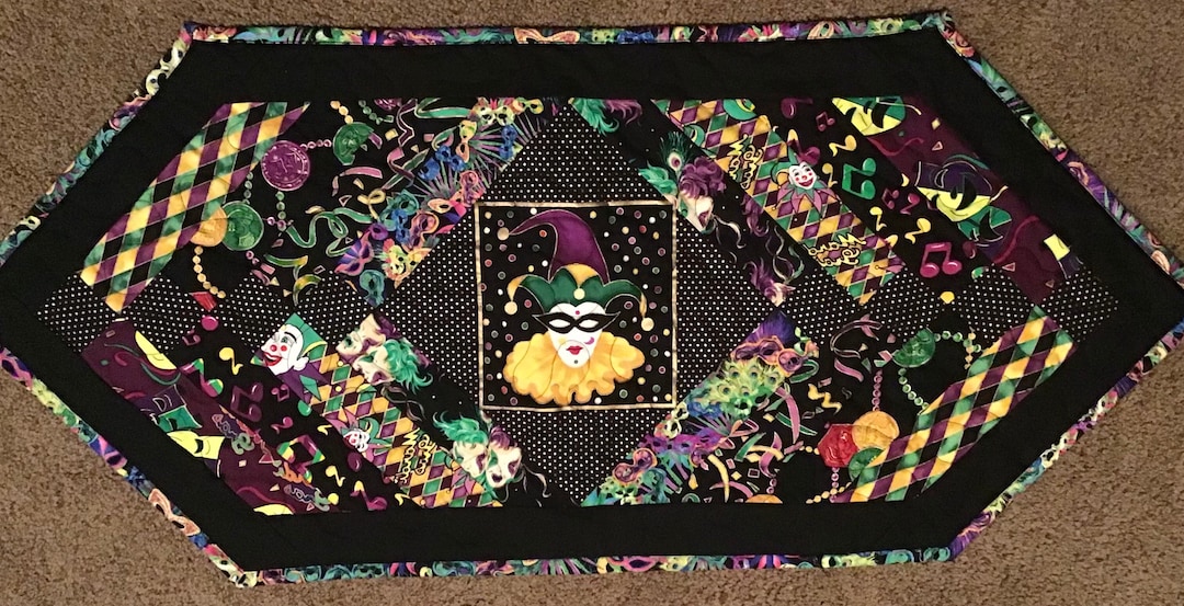 Jester With Ruff Table Runner - Etsy