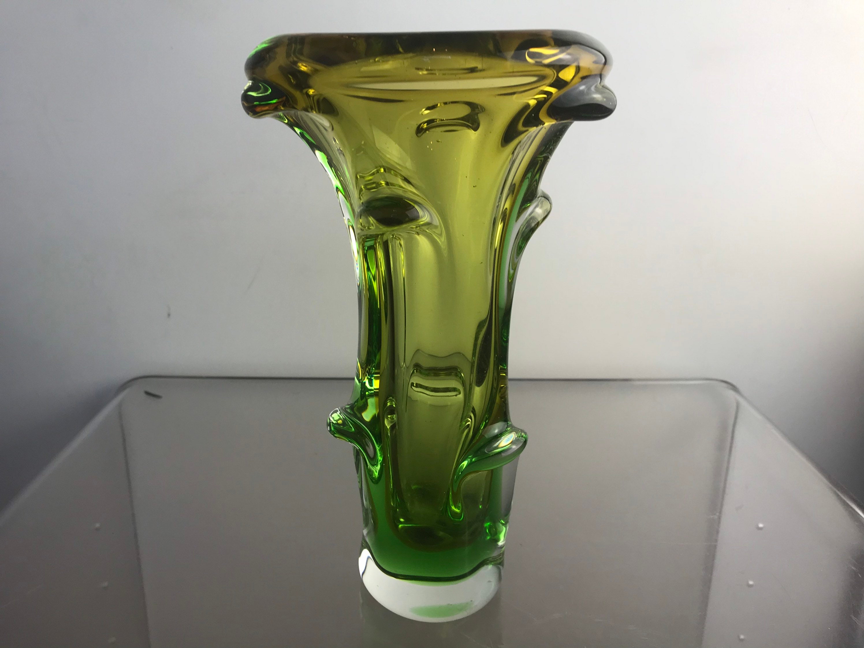 Karlovarske Sklo green Czech vase 1960s - Etsy.de