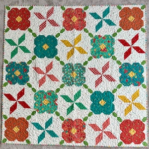 Spinner Blossoms Quilt Pattern PDF / 3 Sizes / Topper, Baby & Throw ...
