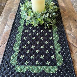 Sassy Scalloped Table Runner / Instant PDF Download / 16" X 40" - Etsy