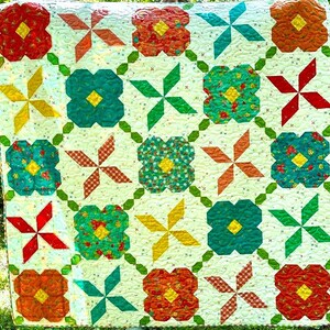 Spinner Blossoms Quilt Pattern PDF / 3 Sizes / Topper, Baby & Throw ...