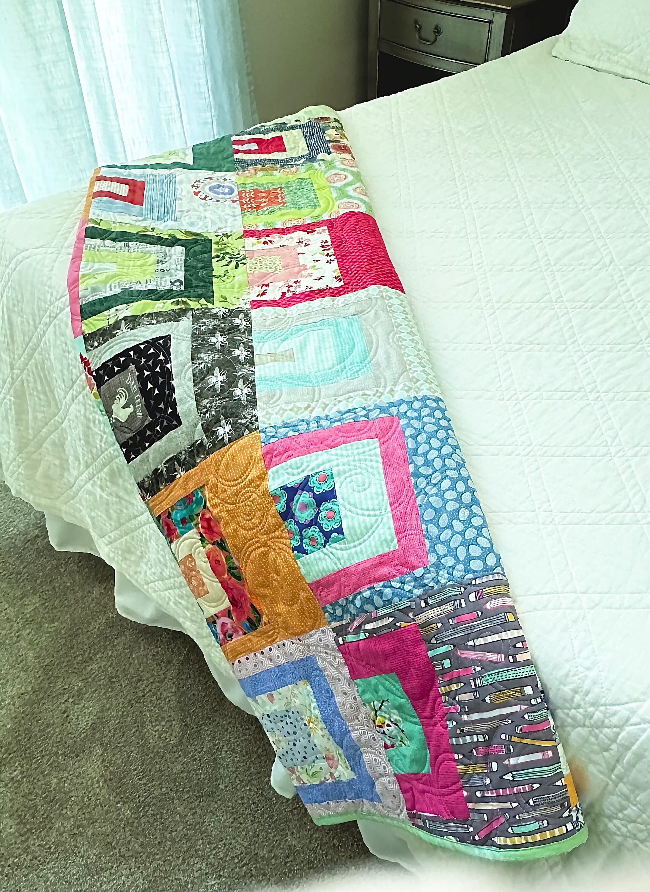 Modern Scrappy Quilt / Large Quilted Throw - Etsy