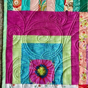 Modern Scrappy Quilt / Large Quilted Throw - Etsy