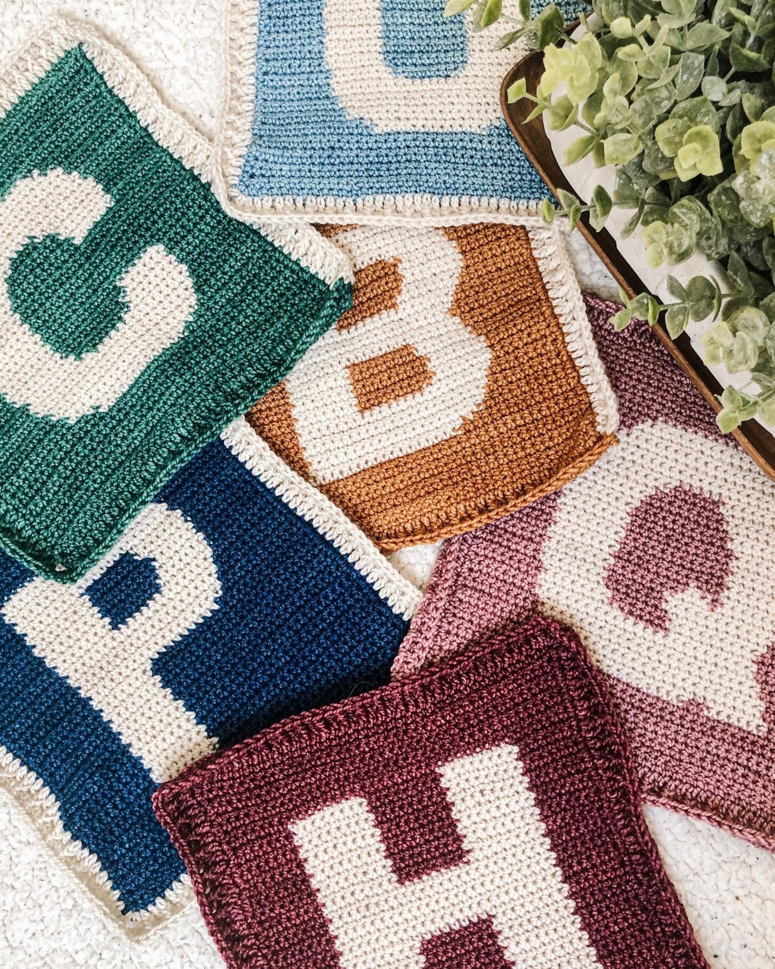 CROCHET ALPHABET PATTERNS // Alphabet Blanket + Individual Alphabet ...