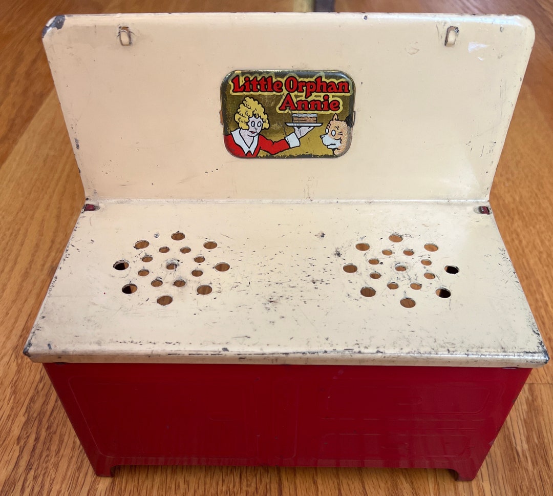 Vintage Little Orphan Annie Tin Stove, 1940s Beige Tan Red - Etsy