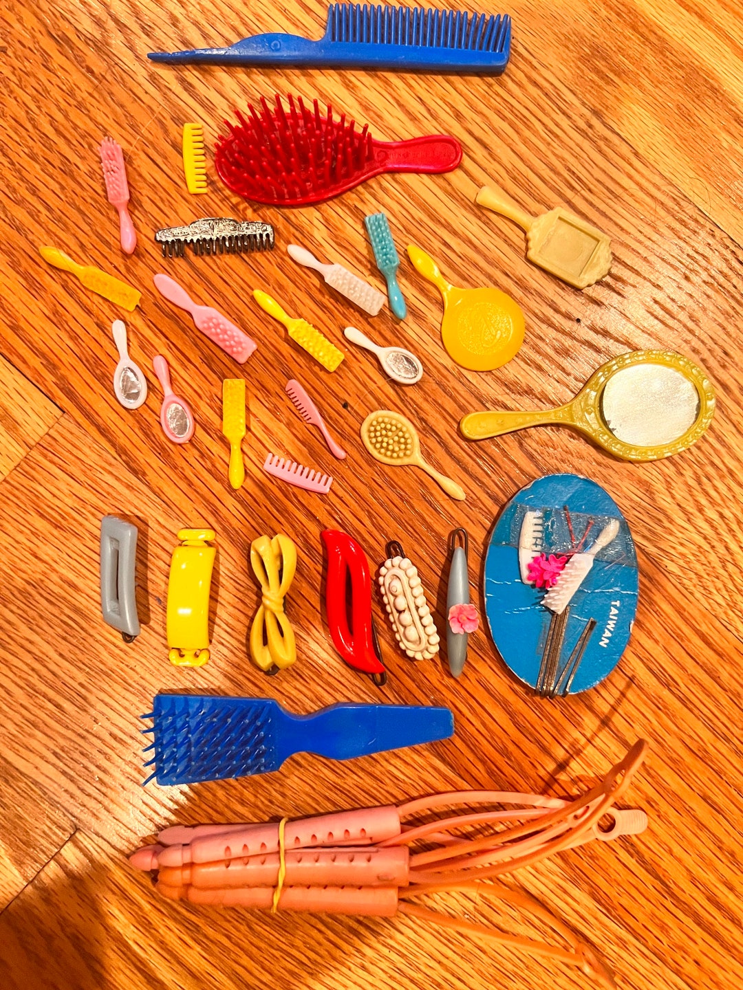 Lot of Barbie Doll Vintage Combs Hand Mirrors Curlers Brushes Barrettes ...