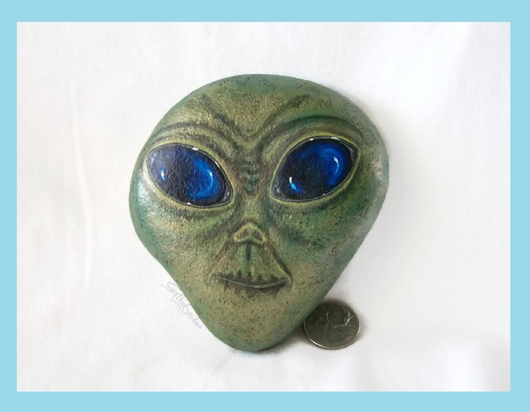Alien Painted Stone, Space Alien Paper Weight, Ufo Being, Alien Face ...