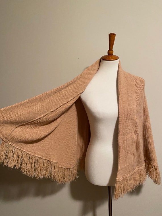 1960’s Knit Shawl w/ Fringe - Gem