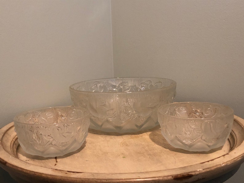 Covetro Italian Pressed Glass Serving Bowl With Rose Details - Etsy