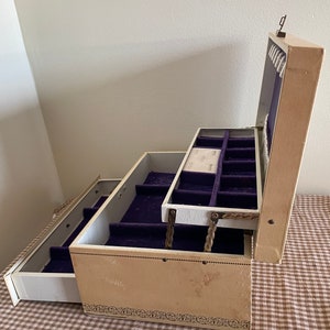 Vintage Jewelry Box 3 Tiers or Levels Vinyl Exterior With Velvet ...
