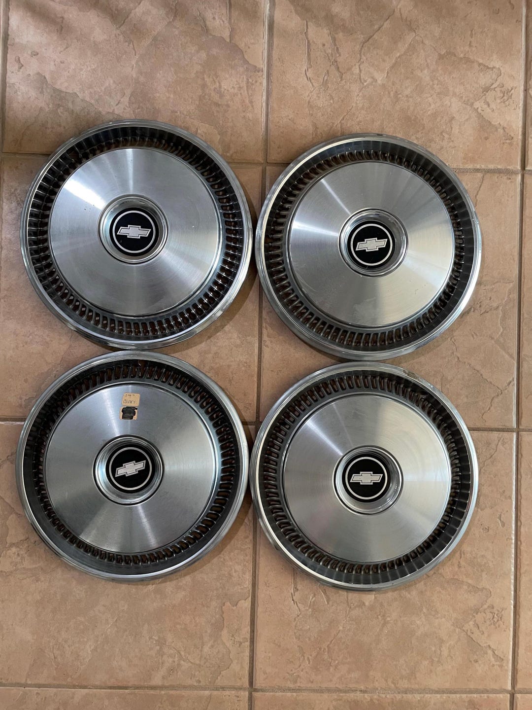 Vintage Chevrolet Hubcaps ~ Set of 4 ~ 14 Inch ~ 1970's - Etsy