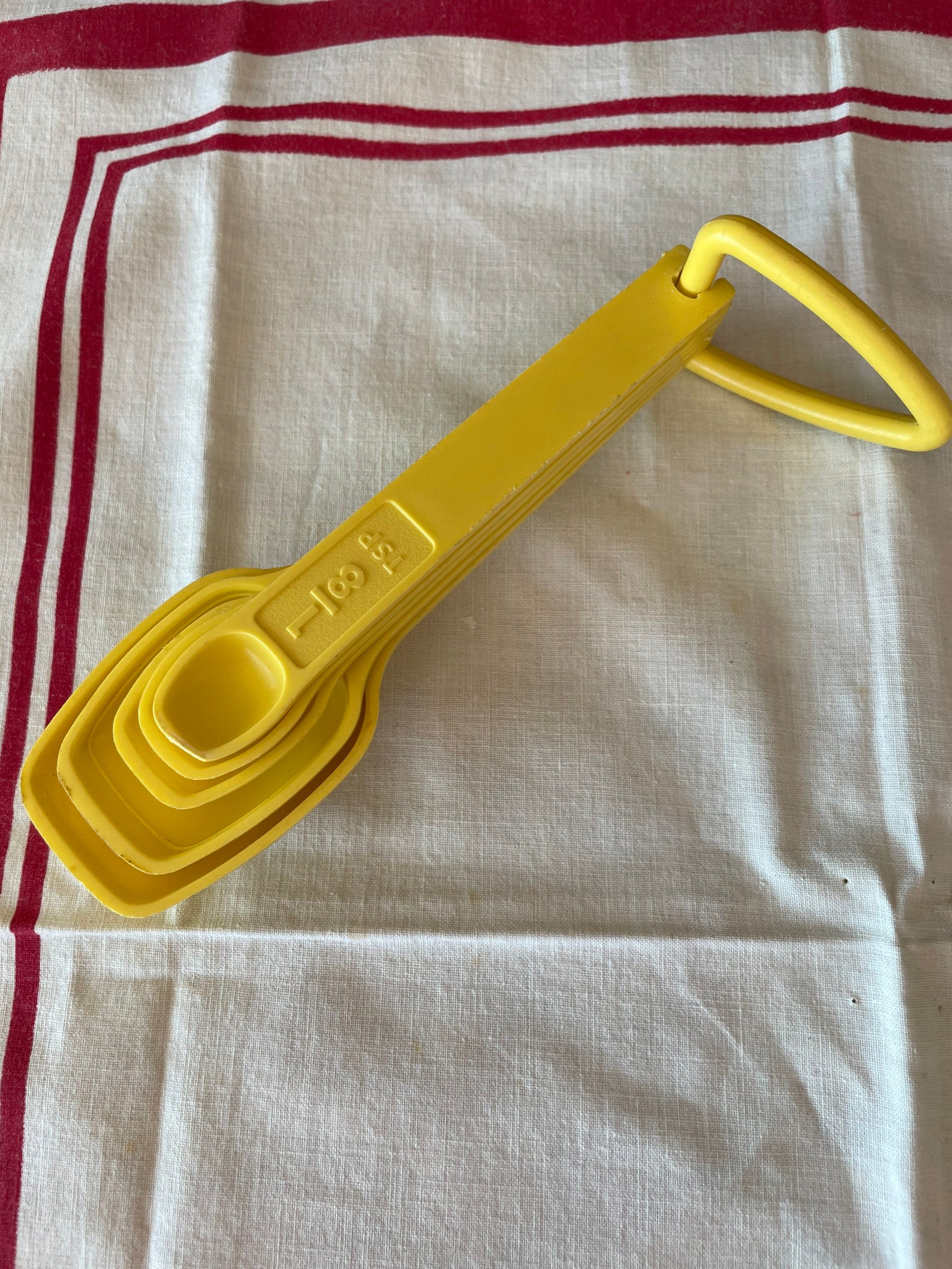 Vintage Tupperware Set of Measuring Spoons - Etsy
