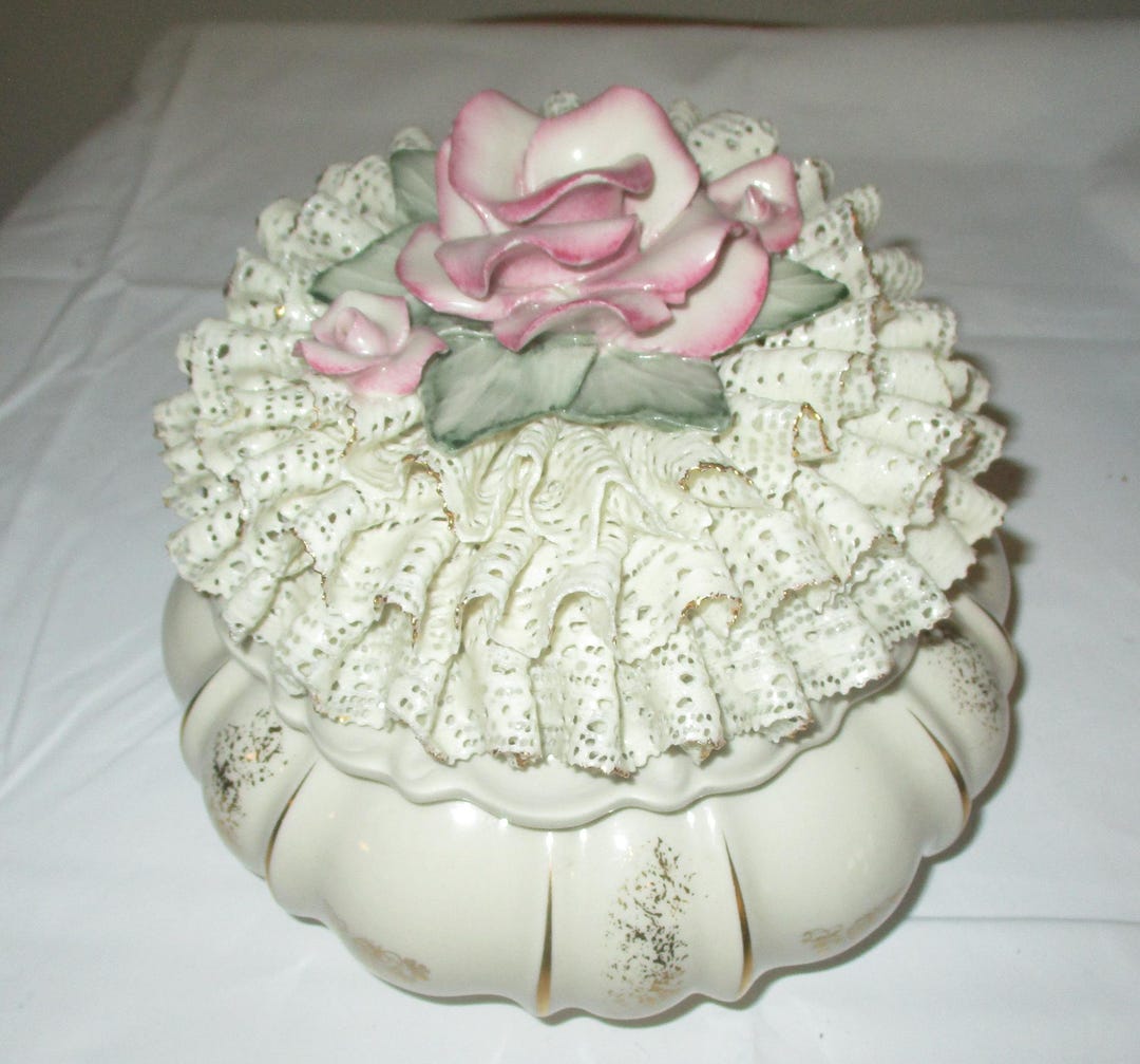 Vintage Chantilly China Spaghetti Trim & Rose Large Trinket, Jewely ...
