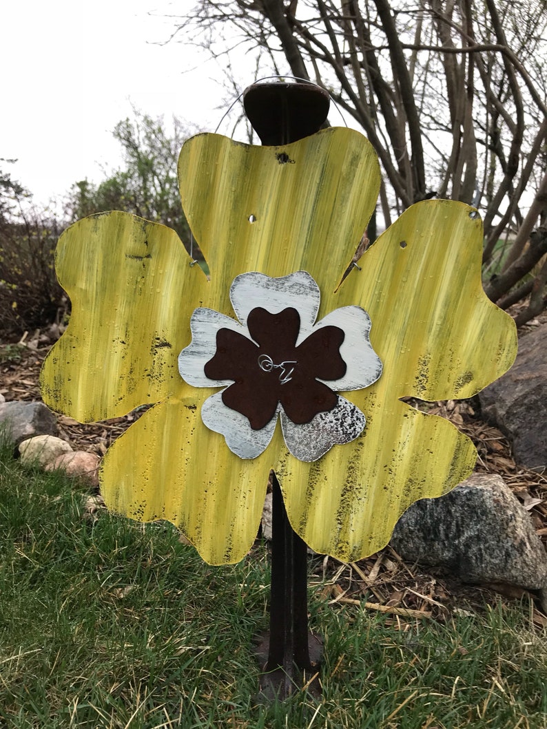 Corrugated Tin Flower / Tin Dogwood Flower / Handpainted Tin - Etsy