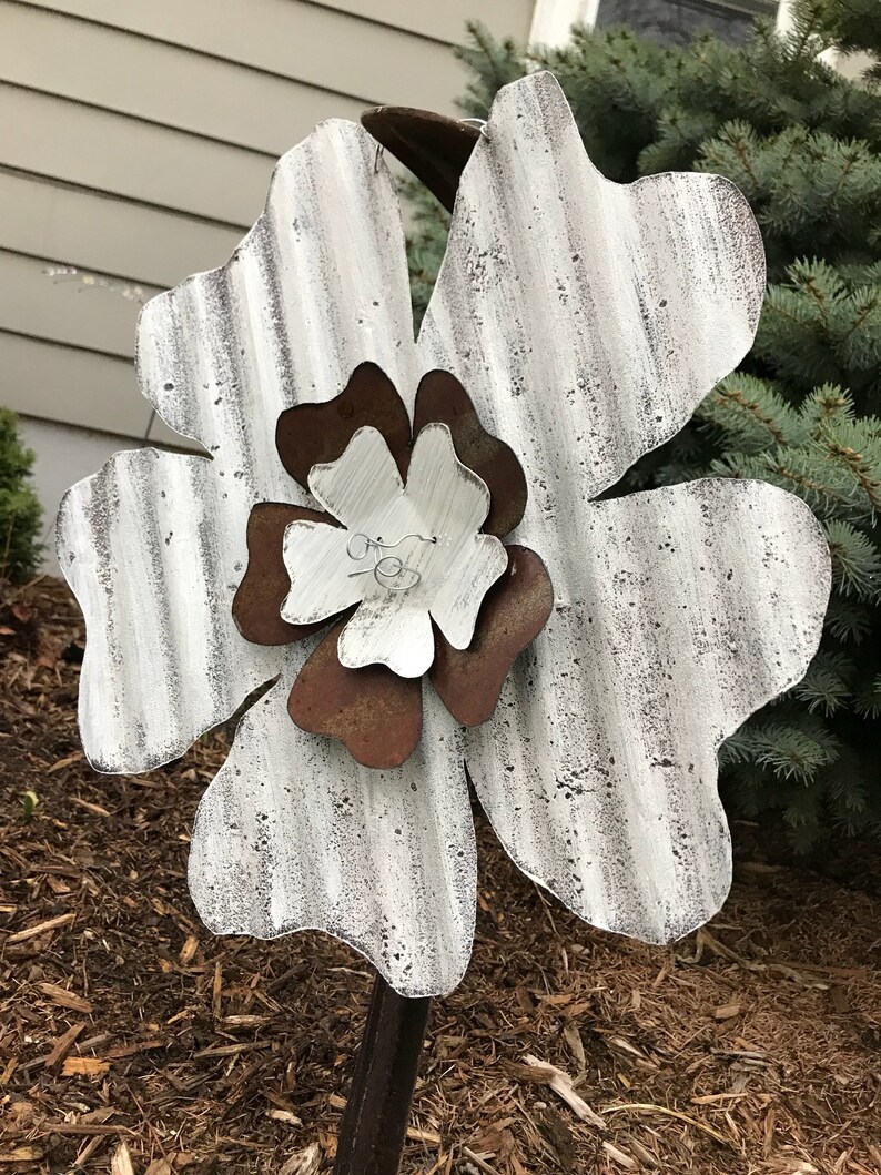 Corrugated Tin Flower / Tin Dogwood Flower / Rustic Garden - Etsy