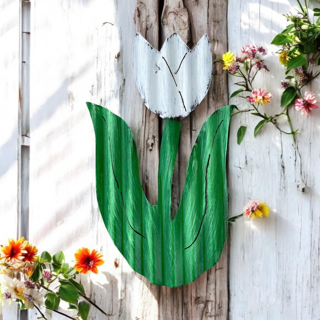 White Corrugated Tin Tulip / Metal Tulip / Tulip Garden Decor - Etsy