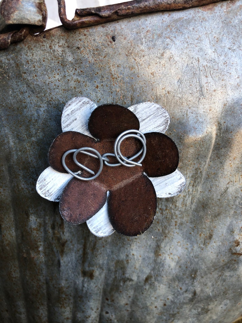 Handmade Tin Flower Magnets / Tin Flower Magnets / Rustic Tin - Etsy