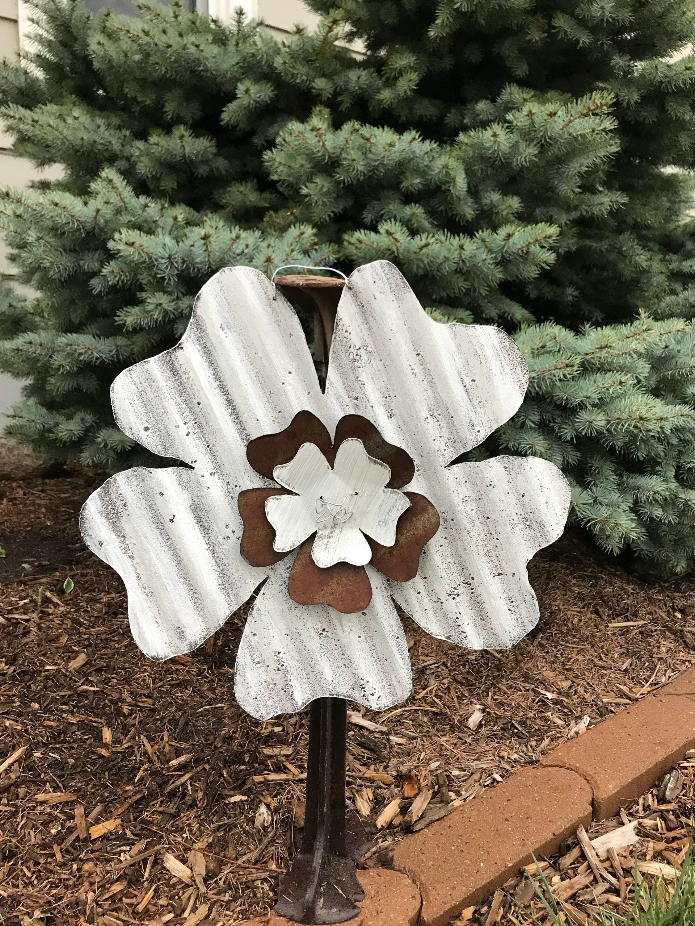 Corrugated Tin Flower / Tin Dogwood Flower / Rustic Garden - Etsy