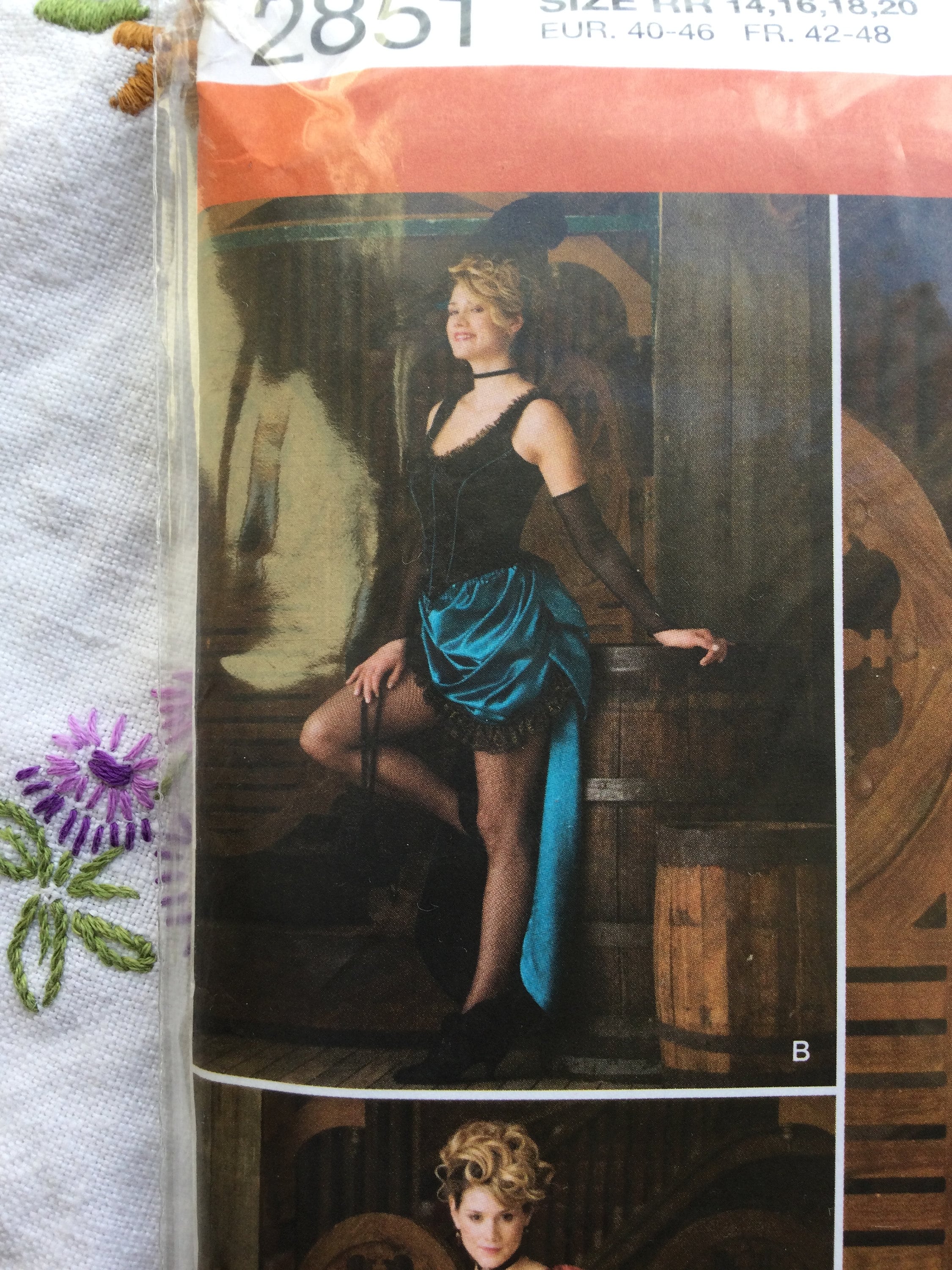 Dyeing & Batik Visual Arts Wild West Simplicity Costumes Sewing Pattern ...