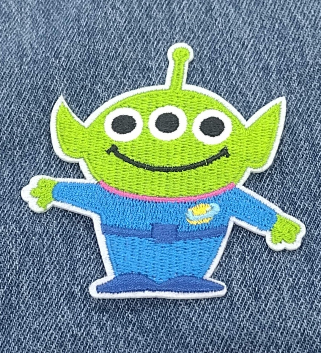 Alien Claw Machine Toy Embroidered Iron-on Patch DIY Clothing Sticker ...
