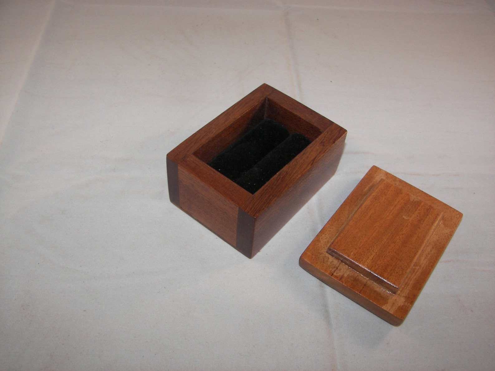 Mahogany Box - Nice Presentation Box for Jewelry / Rings / Etc. [100 ...