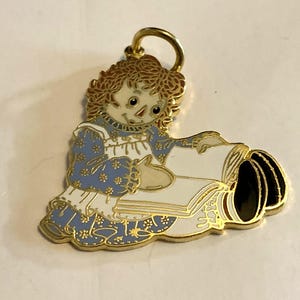 Raggedy Ann Face Lapel Pin, Raggedy Ann Reading Charm Lot of 6 44 - Etsy