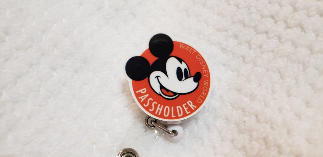 Passholder Mickey Mouse MRI Safe Retractable Reel Badge Holder - Disney ...
