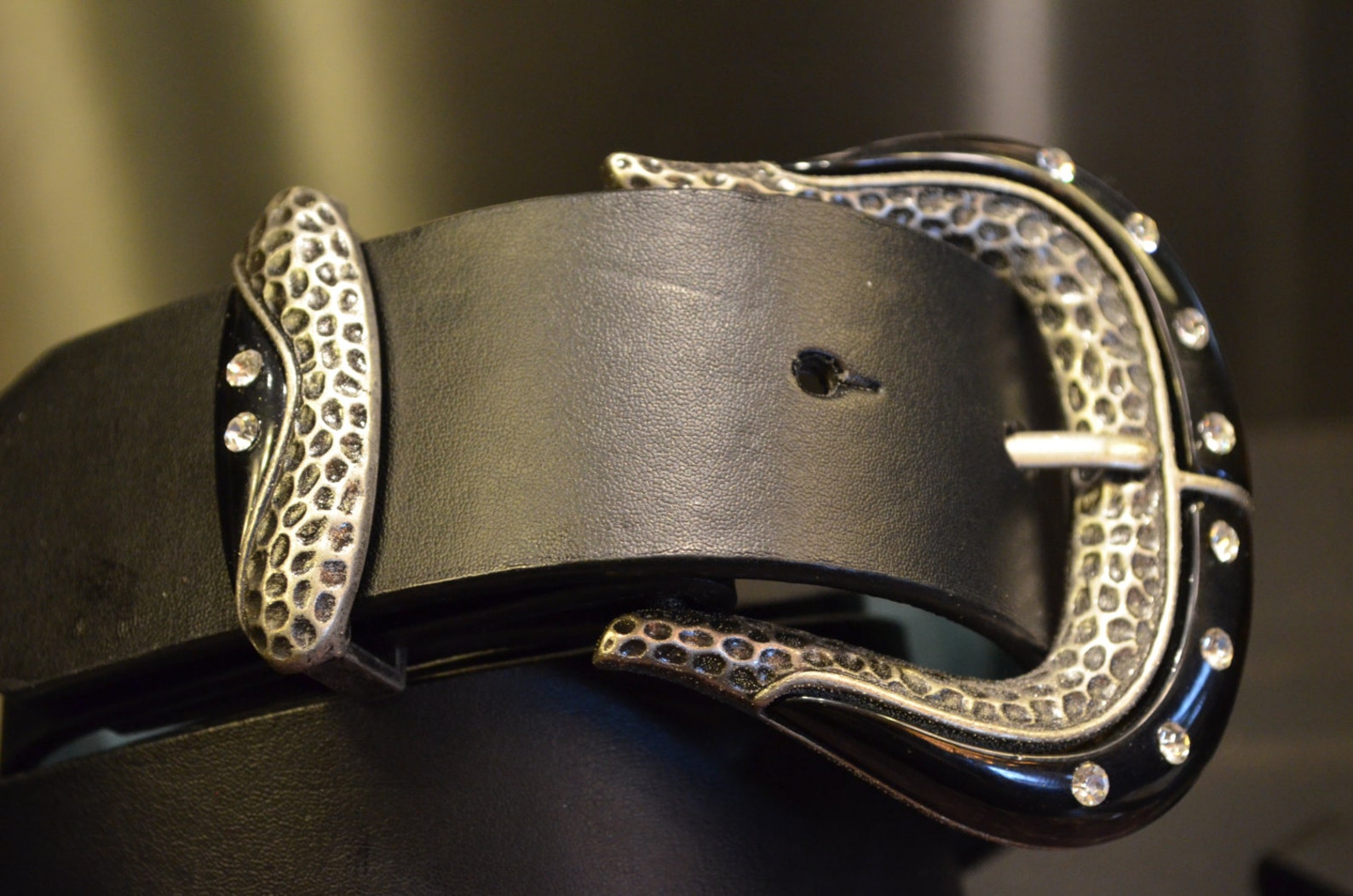 Beautiful Belt Buckle, Black Enamel, Hammered Metal, Silver Tone, Clear ...