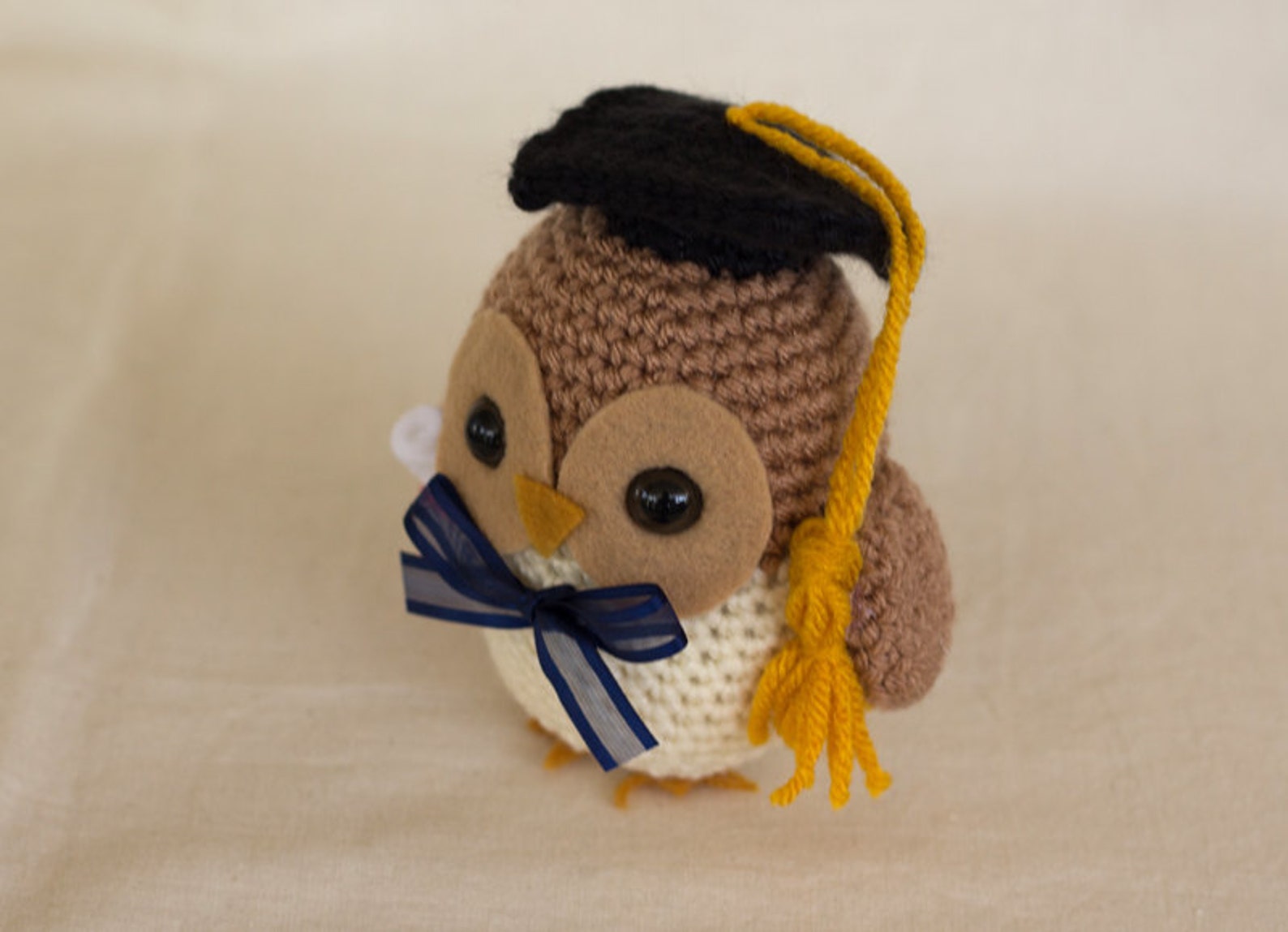 Graduation Owl Crochet Pattern, Owl Amigurumi, Crocheted Bird - Etsy