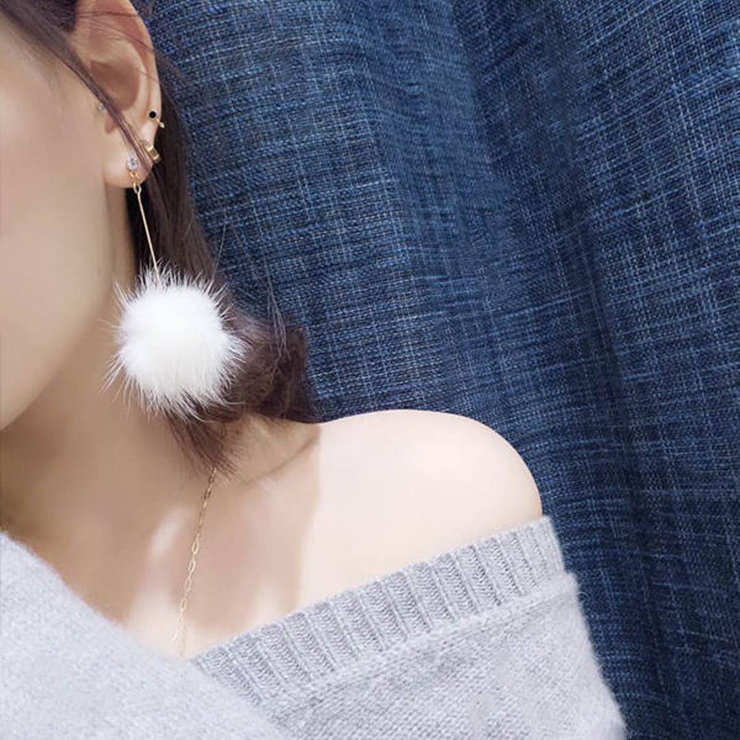 Puffs Ball Earrings White Pom Poms Chic Fur Women Fashion Accessories ...