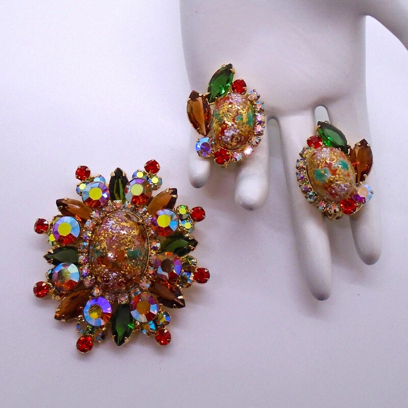 Easter Egg Brooch - Etsy