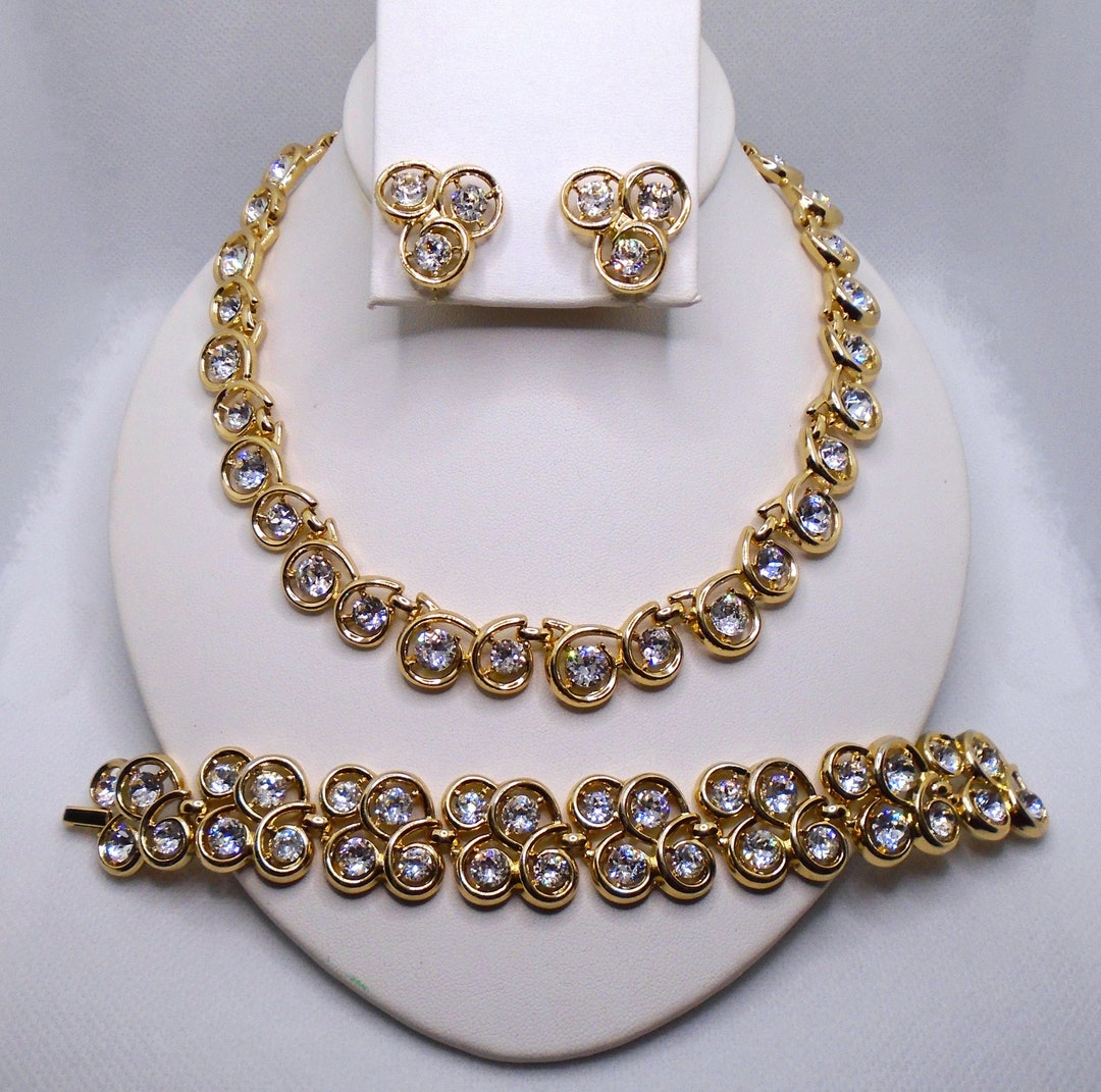 Vintage Polished Gold Tone Clear Chaton Rhinestones Adjustable Necklace ...