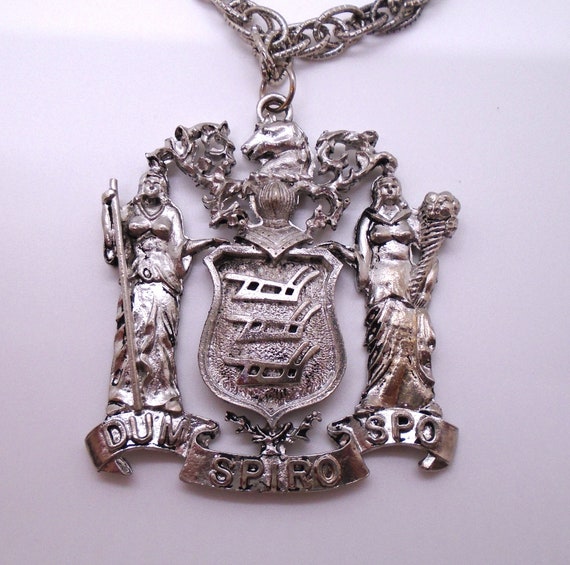 Vintage Detailed Antiqued Silver Tone Large Crest Pen… - Gem