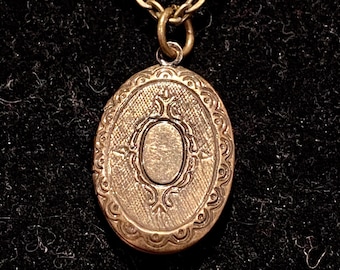 Oval Locket Pendant | Etsy