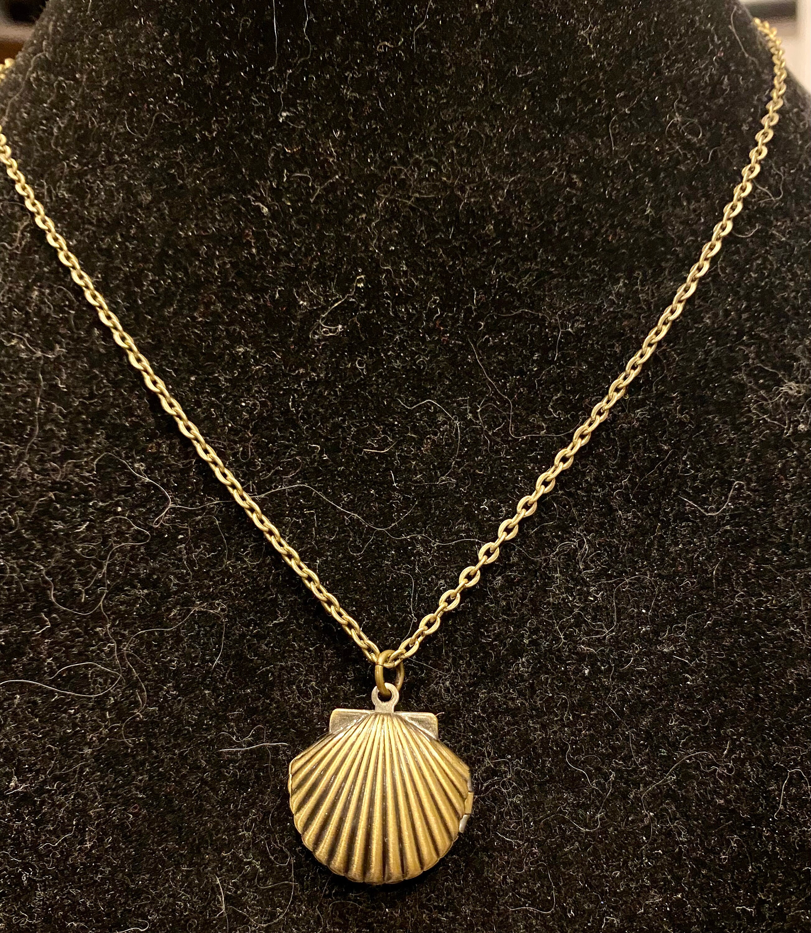 Antique Bronze, Silver, Rose Gold, Clam Shell, Locket - Etsy