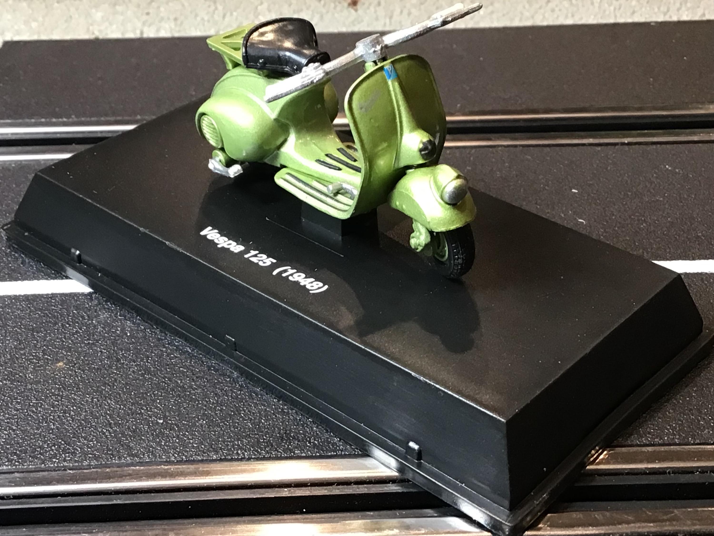 Vespa 125 1948 Green Diecast 1/32 Scale Scooter Moped Motorcycle Newray ...