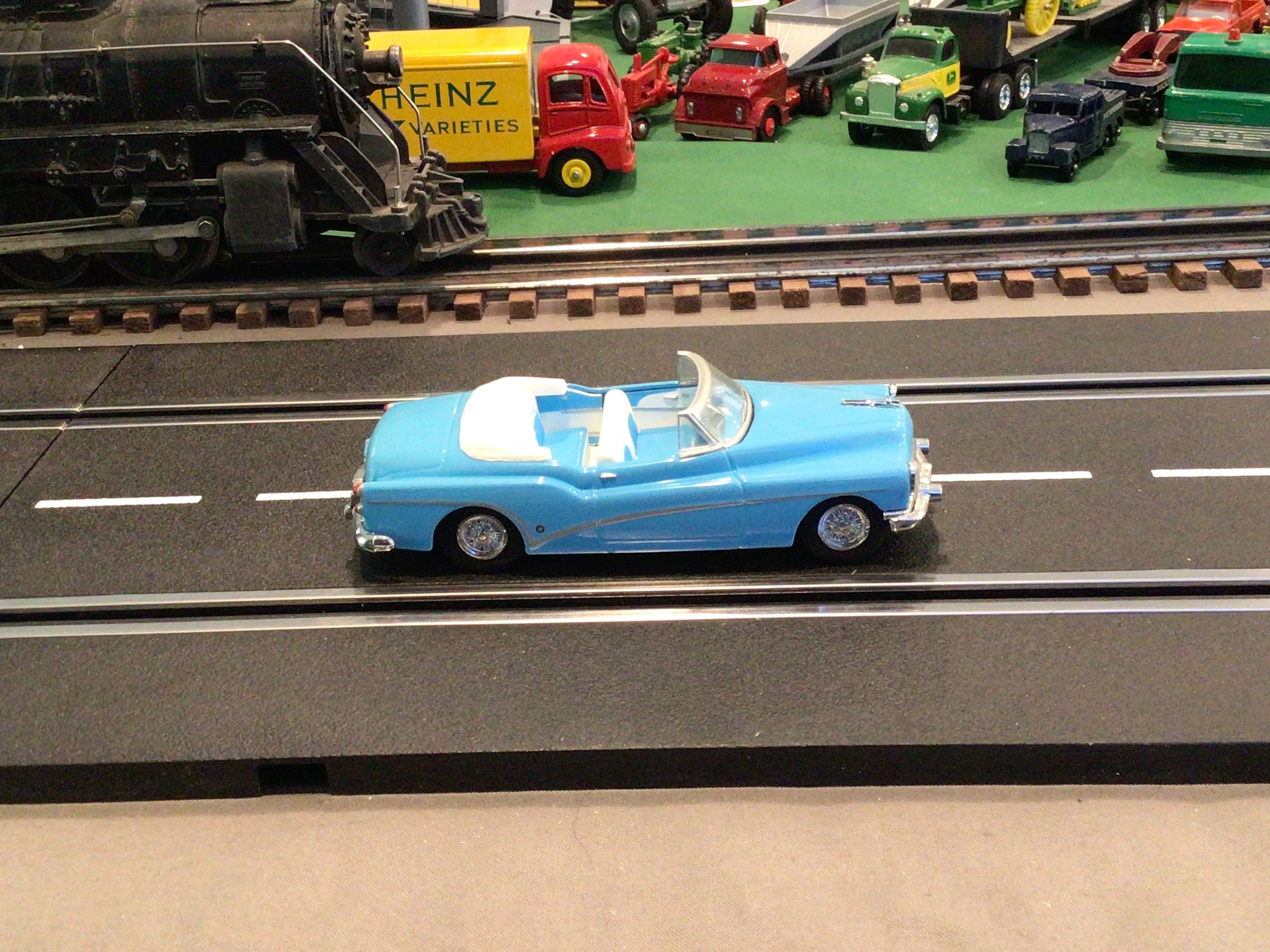 Matchbox Dinky Collection Blue 1953 Buick Skylark Roadster Die-cast 1: ...