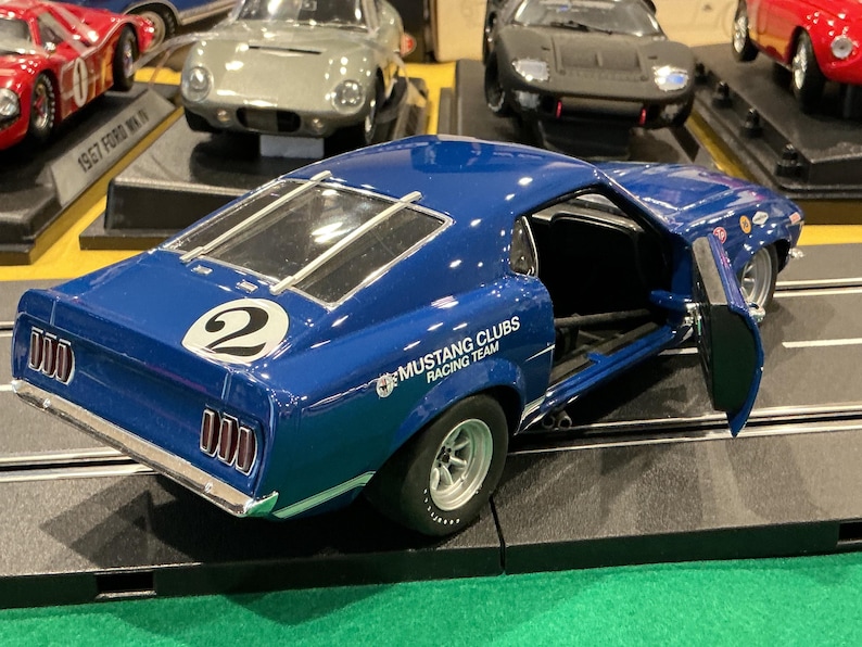 Welly Blue 1969 Dan Gurney #2 Transam Mustang Diecast 1/18 Scale ...