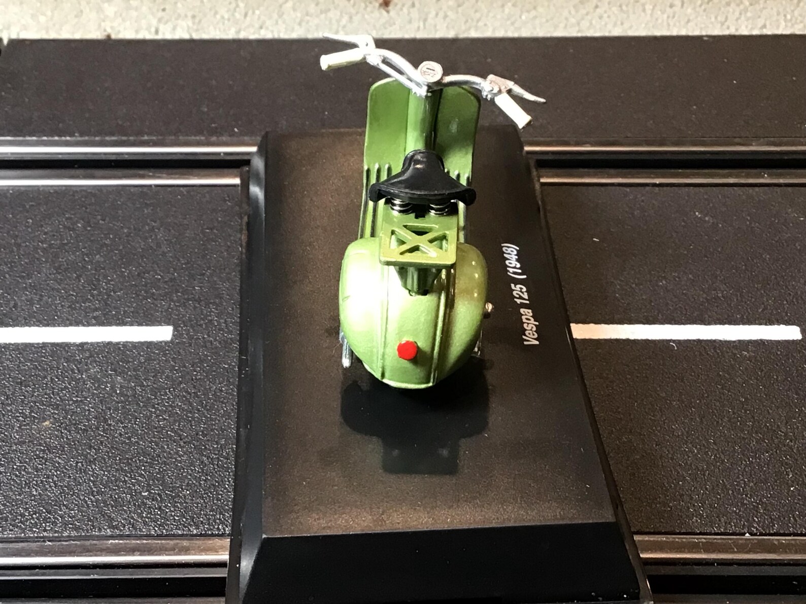 Vespa 125 1948 Green Diecast 1/32 Scale Scooter Moped Motorcycle Newray ...