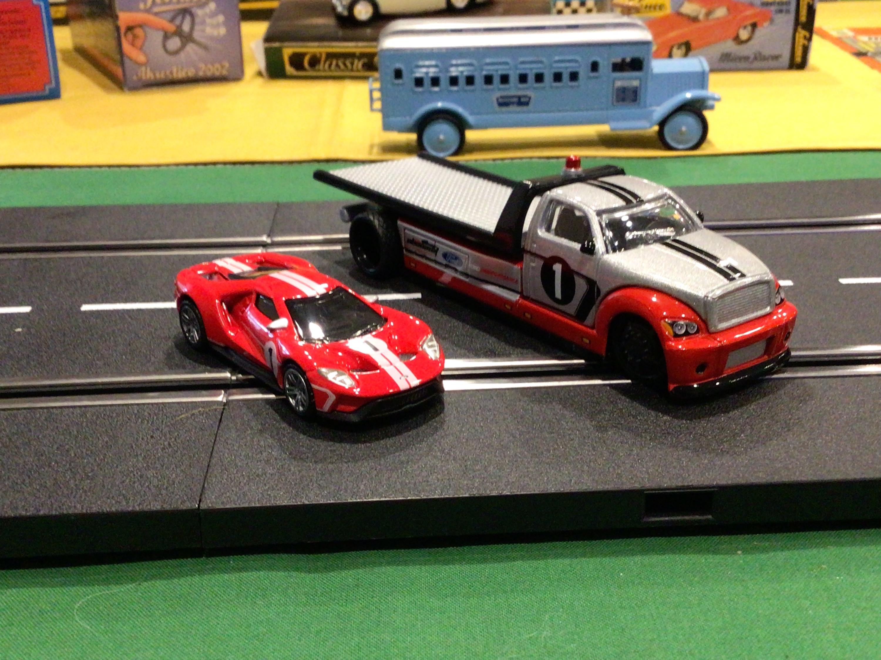 Maisto Design Flatbed Truck & 2018 Red Ford GT Exotic Sports Car 1/64 ...